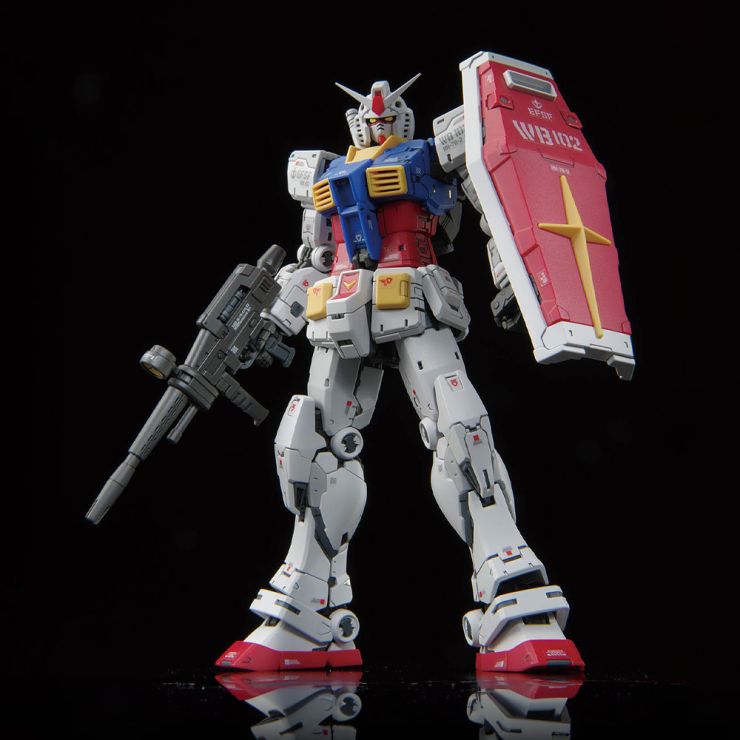 RX-78-2 Gundam Ver. 2.0 "Mobile Suit Gundam", Bandai Hobby RG 1/144 ...